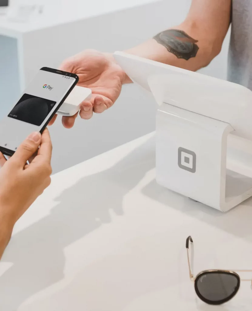 Retail & E-commerce - Instant Record Check